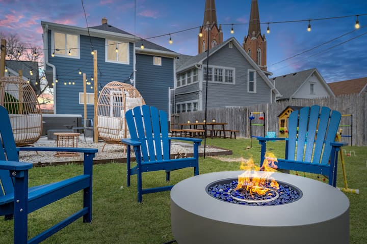 Spacious Indy Stay - Hot Tub | Fire Pit | Bbq - Indianapolis, IN