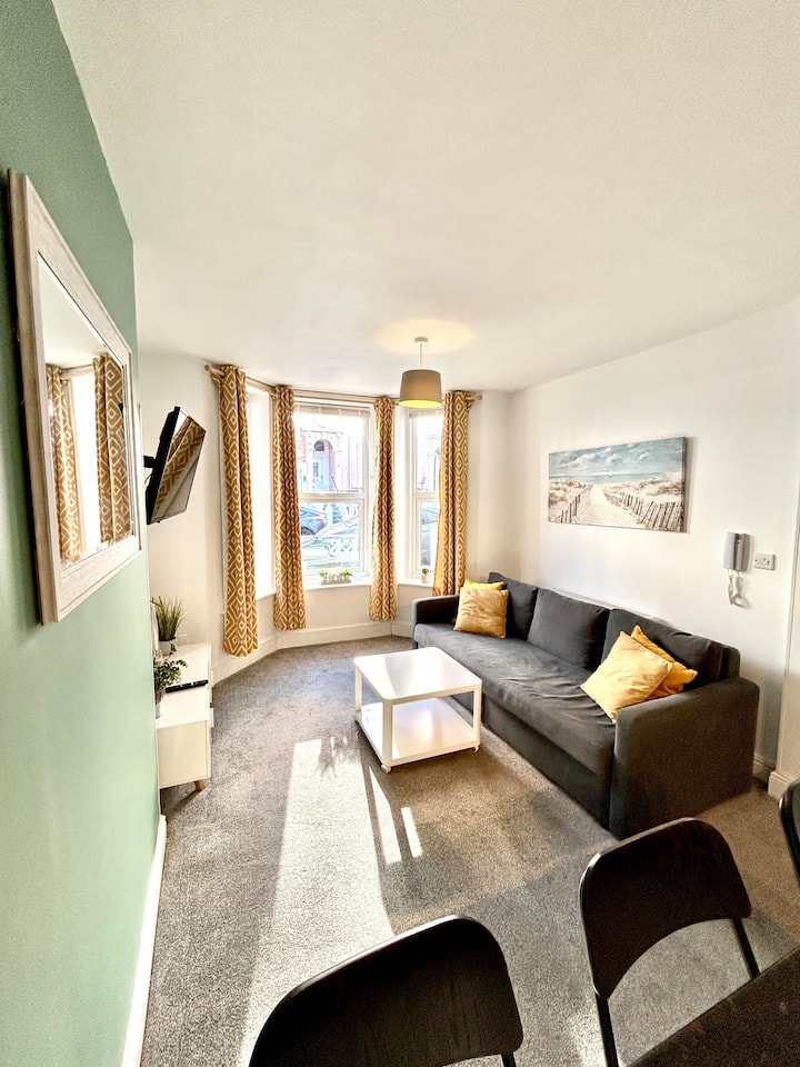 2 Bed, 2 Bathroom By The Beach - Bournemouth