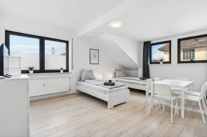 Monteurwohnung Für 7 Personen In 61118 Bad Vilbel - Frankfurt