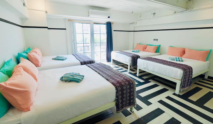 Local Bangkok Group Friends Or Family Room (Max 8) - Bangkok