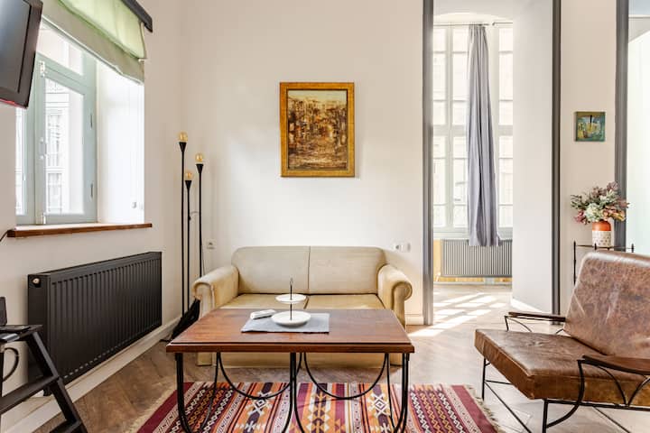Historic Apartment In Tbilisi Center - Tbilisi