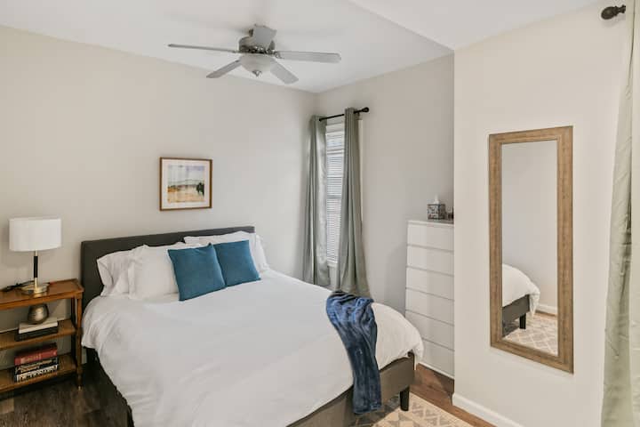 Charming Home With 3 Bedrooms - 거니