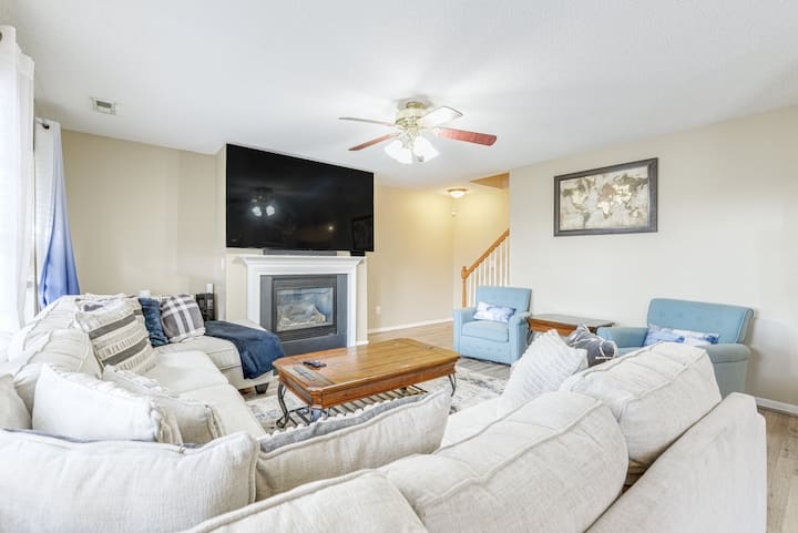 Focal Pointe With Huge Backyard - Raleigh, NC