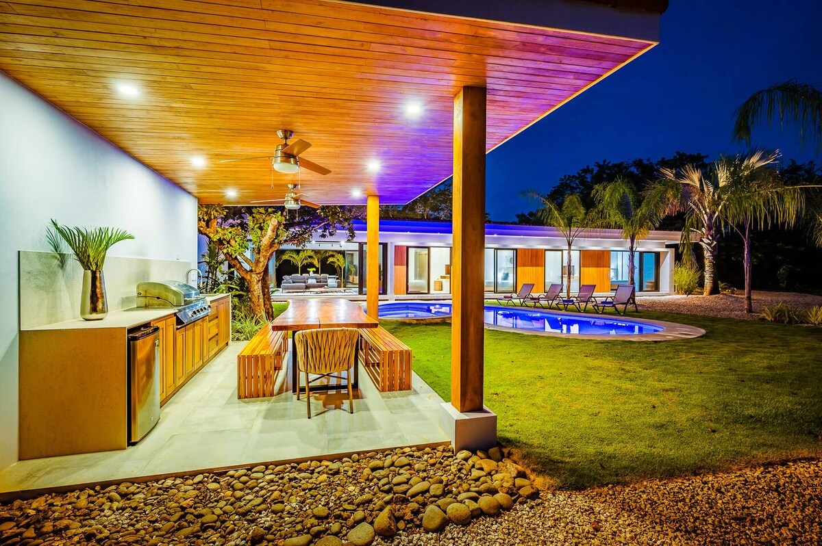 Oasis moderne, maison de plage de luxe à Tamarindo. - Maisons à louer à ...