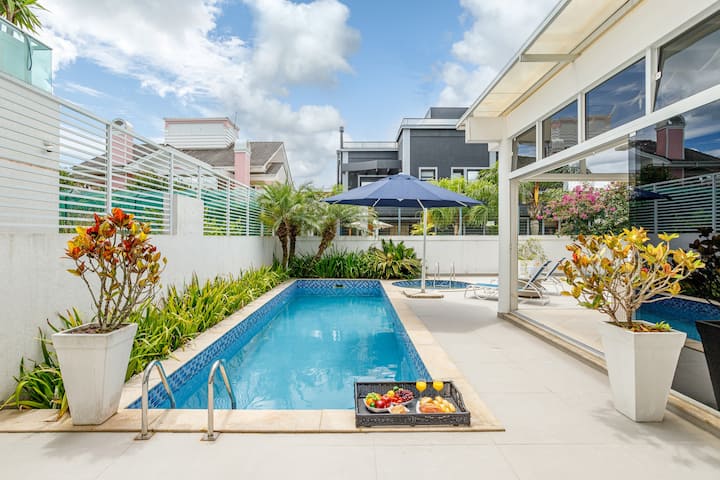 Casa Em Jurere Com Elevador Piscina Perto Do Mar - Brazilië
