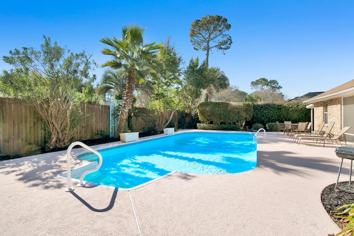 Charming Pool Home - Pensacola Beach, FL