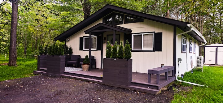 Pocono Lake Retreat | Game Room & Fire Pit - Gouldsboro Lake, PA