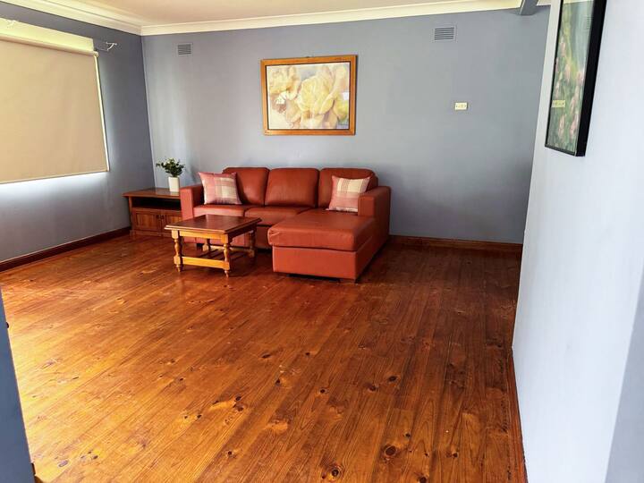 Cozy 3br Home In Hebersham | Sleeps 6 - Saint Marys, Australia