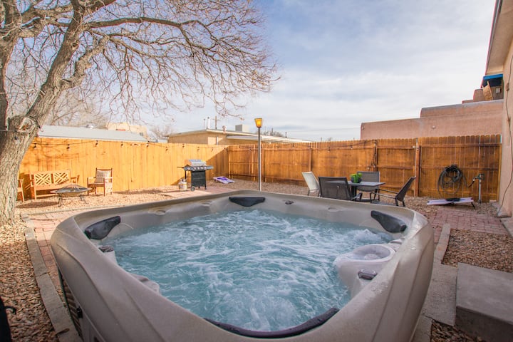 Grandma's Old Town Adobe House+hot Tub+no Pet Fee! - Albuquerque, NM