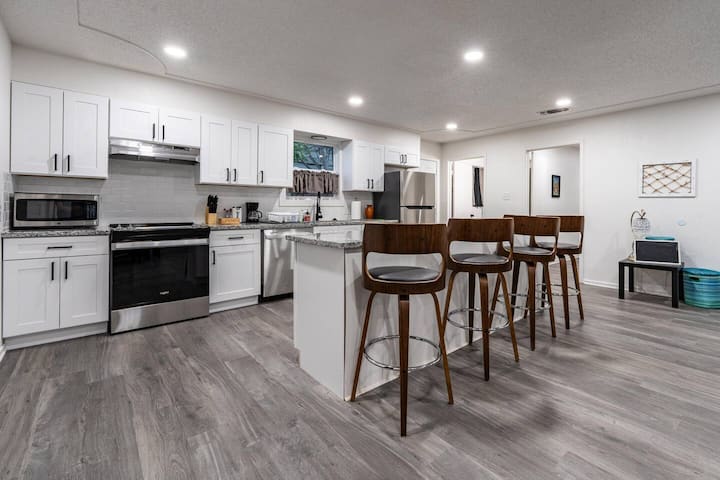 University House-2 Bed/2bath-straightshot To Tech - 拉巴克