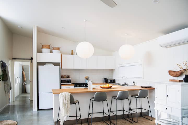 Seagrass Retreat - Cosy Seaside Getaway - Augusta