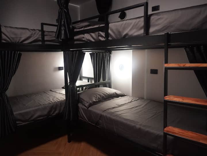 Women-only Hostel - Ko Phi Phi Don