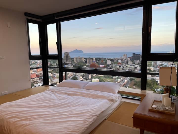 沐沐日嶼。溫泉家庭房(可住2~7人)@宜蘭頭城/高樓層龜山島日出海景/火車景有陽台 - Taiwan