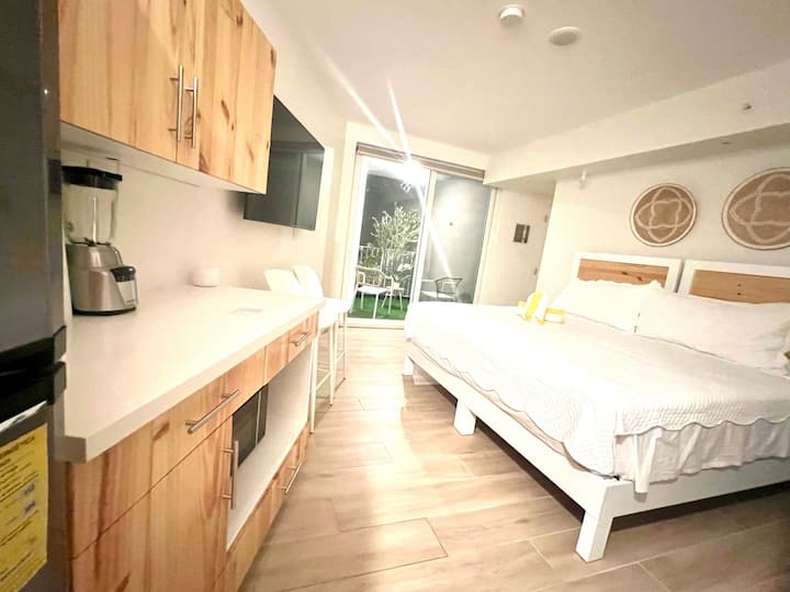 Ocean’s Edge: Cozy Studio With Balcony - Jaco