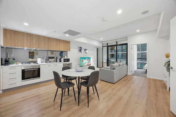 Indulgent Living In Cbd 2br - Pool & Gym & Parking - Adelaide