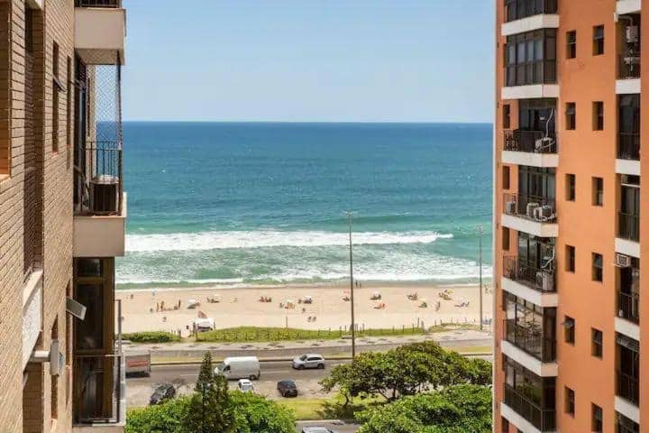 Alguns Passos Da Praia. Apart-hotel Na Barra, Rio. - Rio de Janeiro