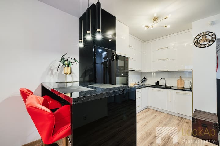 Industrial Red By Lookap - Parking, Klimatyzacja - Łódź