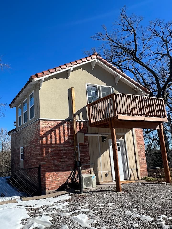 The Writers Cabin - Joplin, MO