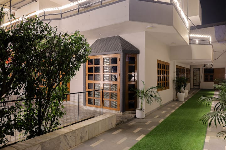 6bhk Villa/snooker/loud Music /Decor Allowed - 古爾岡