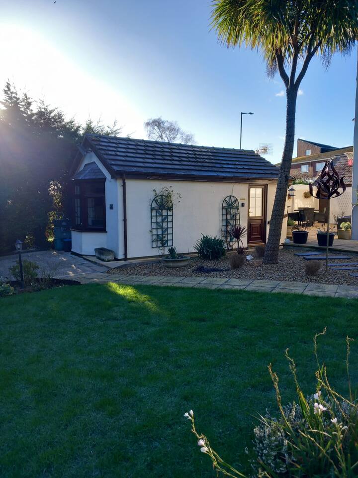 Tranquil Ivy Lodge Guest House - Conwy