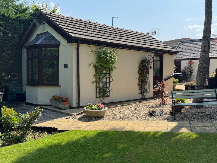 Tranquil Ivy Lodge Guest House - Conwy