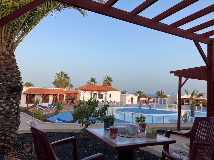 Encantador Bungalow Con Vistas A La Piscina - Antigua