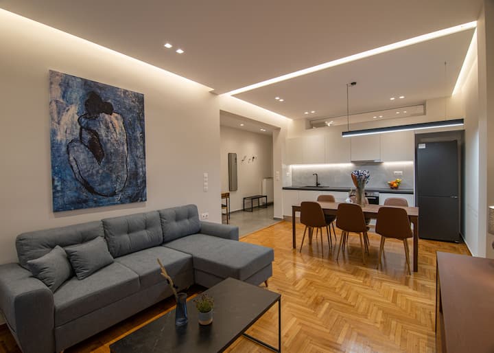 Elegant Modern Retreat In Vibrant Pagrati Athens - Athen