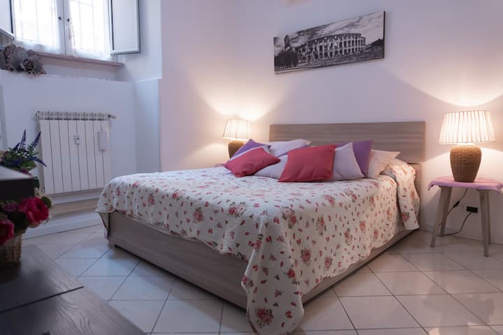 R-piramide. Your Apartment In The Heart Of Rome - 