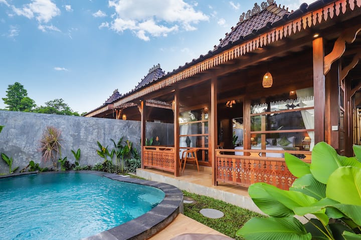 Villa Intimissimo: Vibrations Of Love&happiness /1 - Indonesien