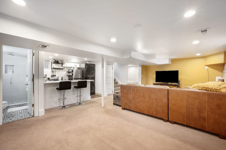 Basement Apt W/separate Entry - Denver, CO