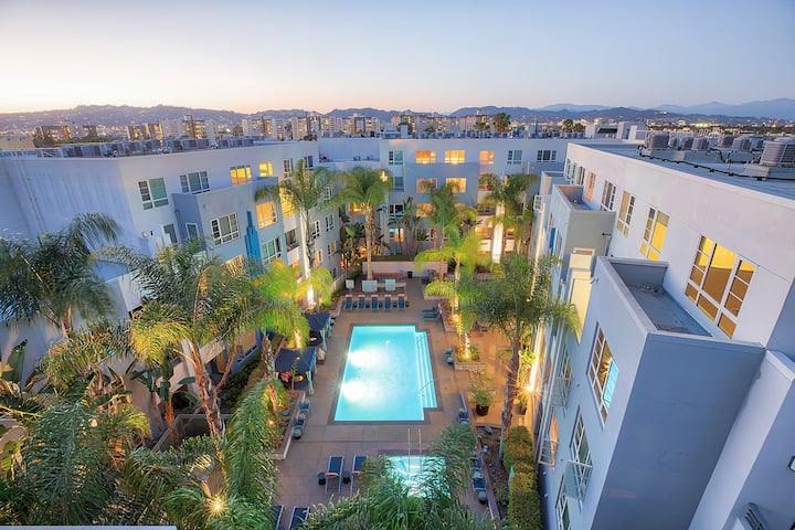 Specious Miracle Mile 3bedroom W/pool - Beverly Hills, CA