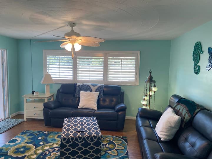 Cottage Near Ft Myers River District - Fort Myers, FL