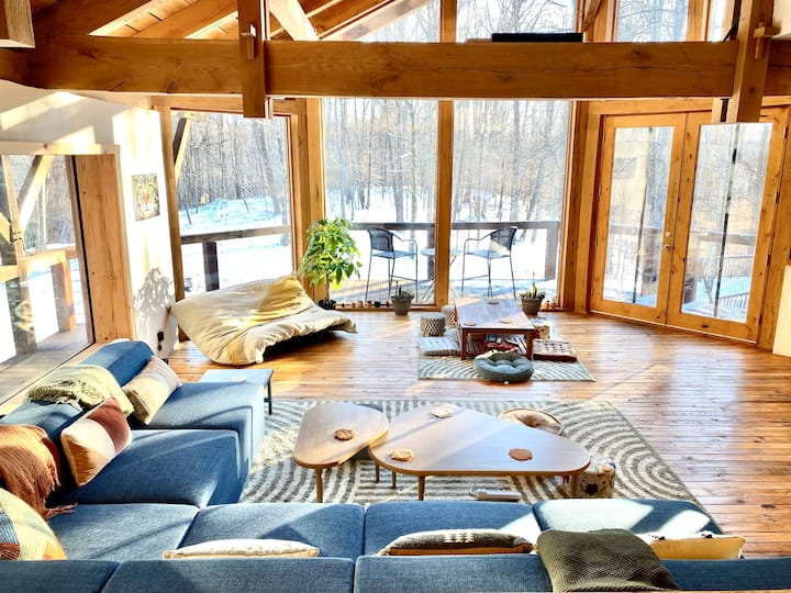 Private Queen Room At The Arete - Summersville, WV