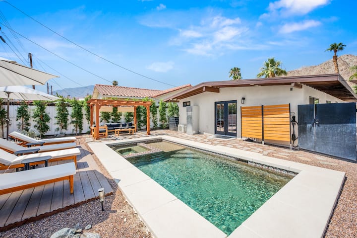 Mid-century Modern Bungalow - La Quinta, CA
