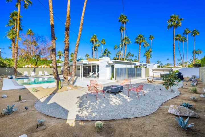 Desert Oasis With Mountain Views - Palm Springs - Palm Springs, CA