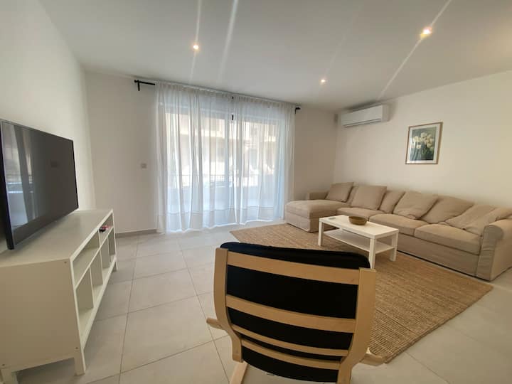 Swieqi Malaika New Apt 2 With Courtyard - Pembroke, Malta