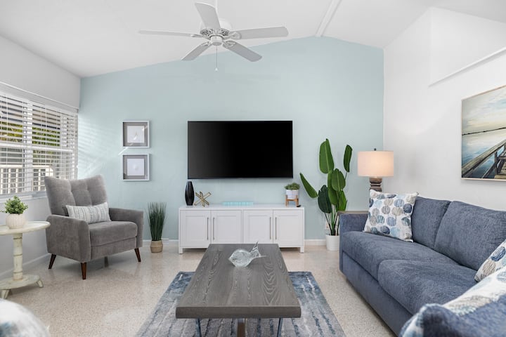Southern Tide - Heated Pool, Beach Gear, King Bed - Fort Lauderdale, FL
