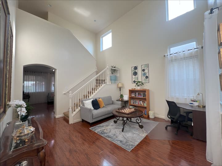 Two-story Cozy, Stylish Home - Stockton, CA