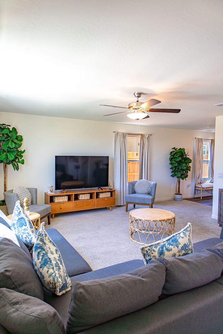 The Boho Grand Retreat 5br - 3.5bth - 9 Beds - Bakersfield, CA