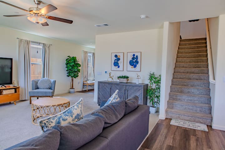 The Boho Grand Retreat 5br - 3.5bth - 9 Beds - Bakersfield, CA