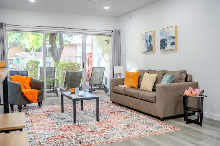 Modern, Safe, Spacious W  Hottub - 5min To Stadium - Scottsdale, AZ