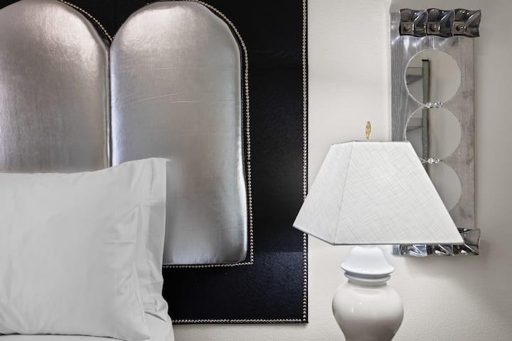 Elegant Private Room | Luxe Décor & Shared Spaces - Caldwell, ID