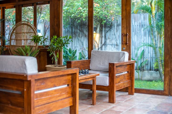Green Diamond, Joglo-style Private Villa & Pool - Gili Islands