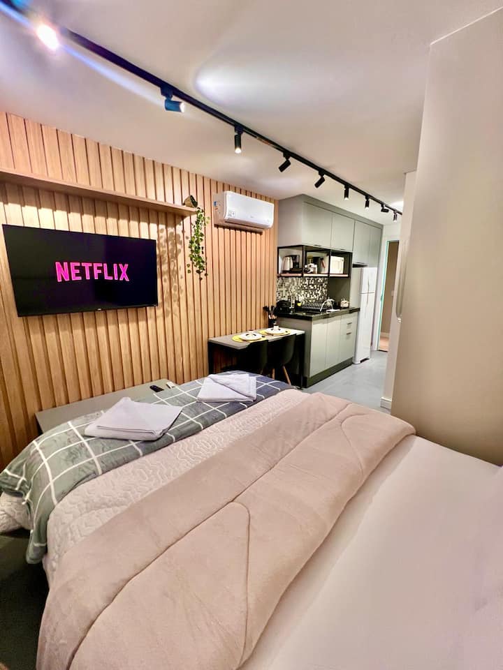 Amável, Studio Com Ar Condicionado E Tv Smart - Curitiba
