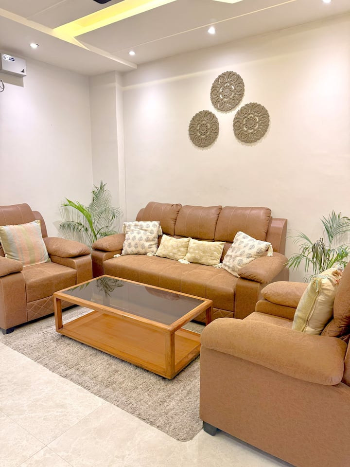 • The Sangam Nest By Nivaas •Entire 3bhk Apartment - Prayagraj