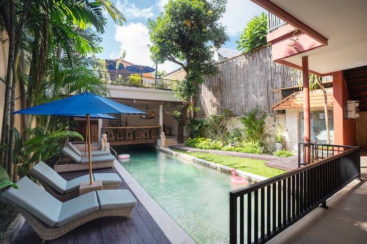 Villa Lelipi, 5 Bed, 5 Bathroom 5min Walk To Beach - Legian