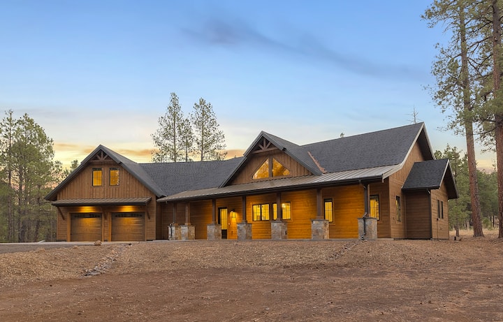 Luxury 5-br Flagstaff Cabin - Flagstaff, AZ