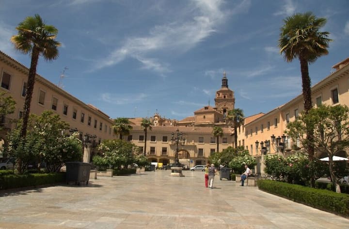 Apartamento De 2 Dormitorios. Hasta 4 Huéspedes - Guadix