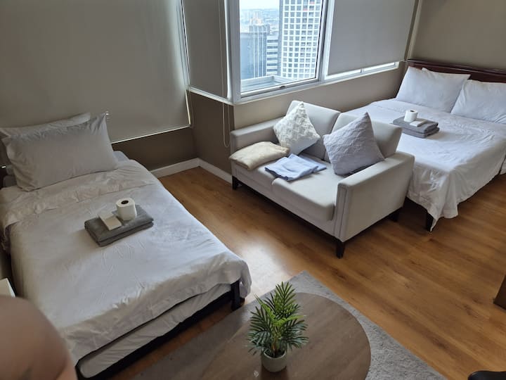 Spacious Bgc Loft Near High Street & Burgos Circle - Taguig