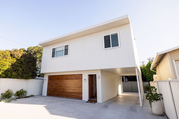 Brand New Guesthouse - Newcastle